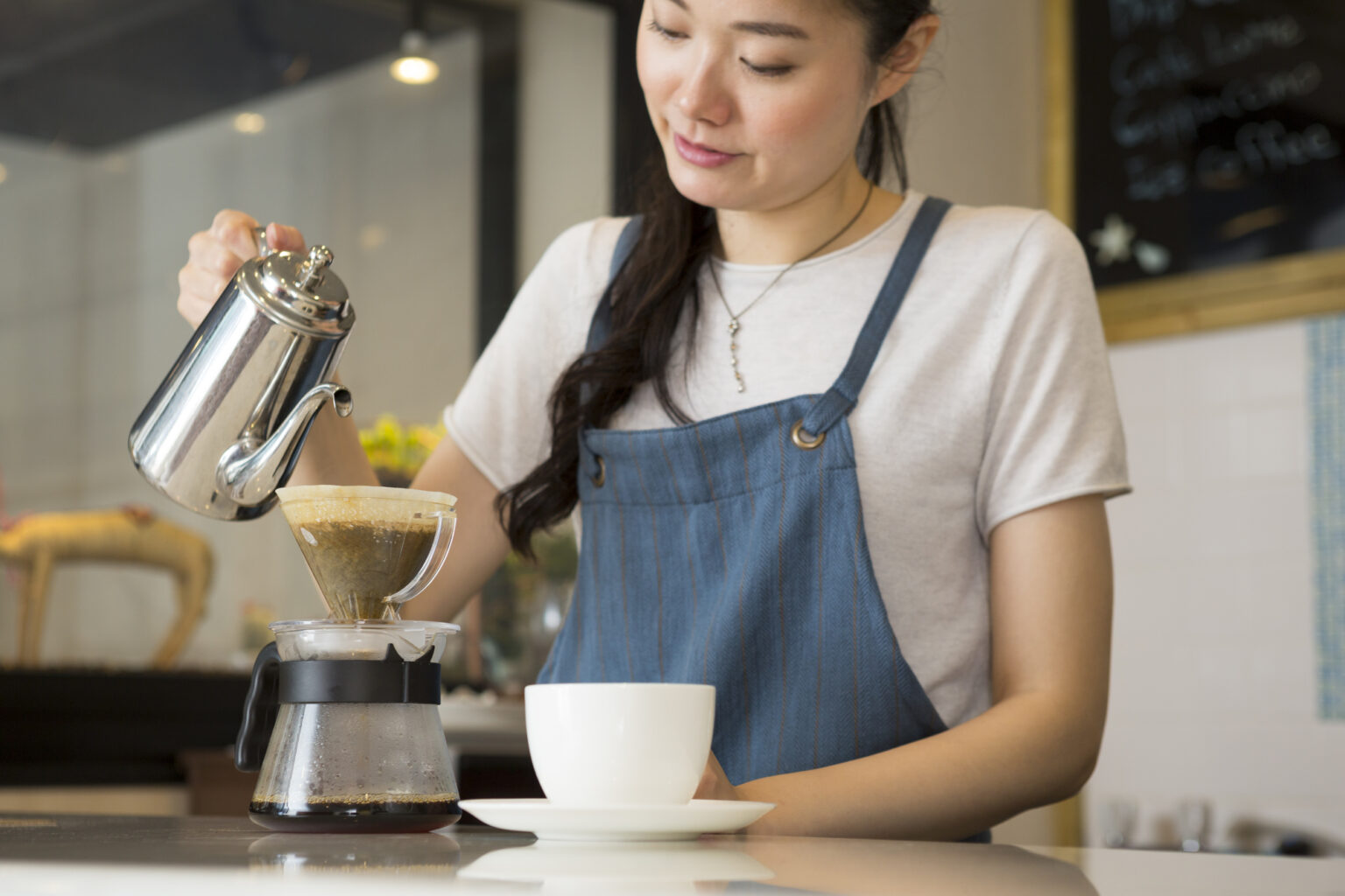 コーヒーはお湯の注ぎ方で決まる？美味しいコーヒーを淹れる4つのコツ - kukuna coffee｜宮崎県初のクロッフル専門キッチンカーカフェ